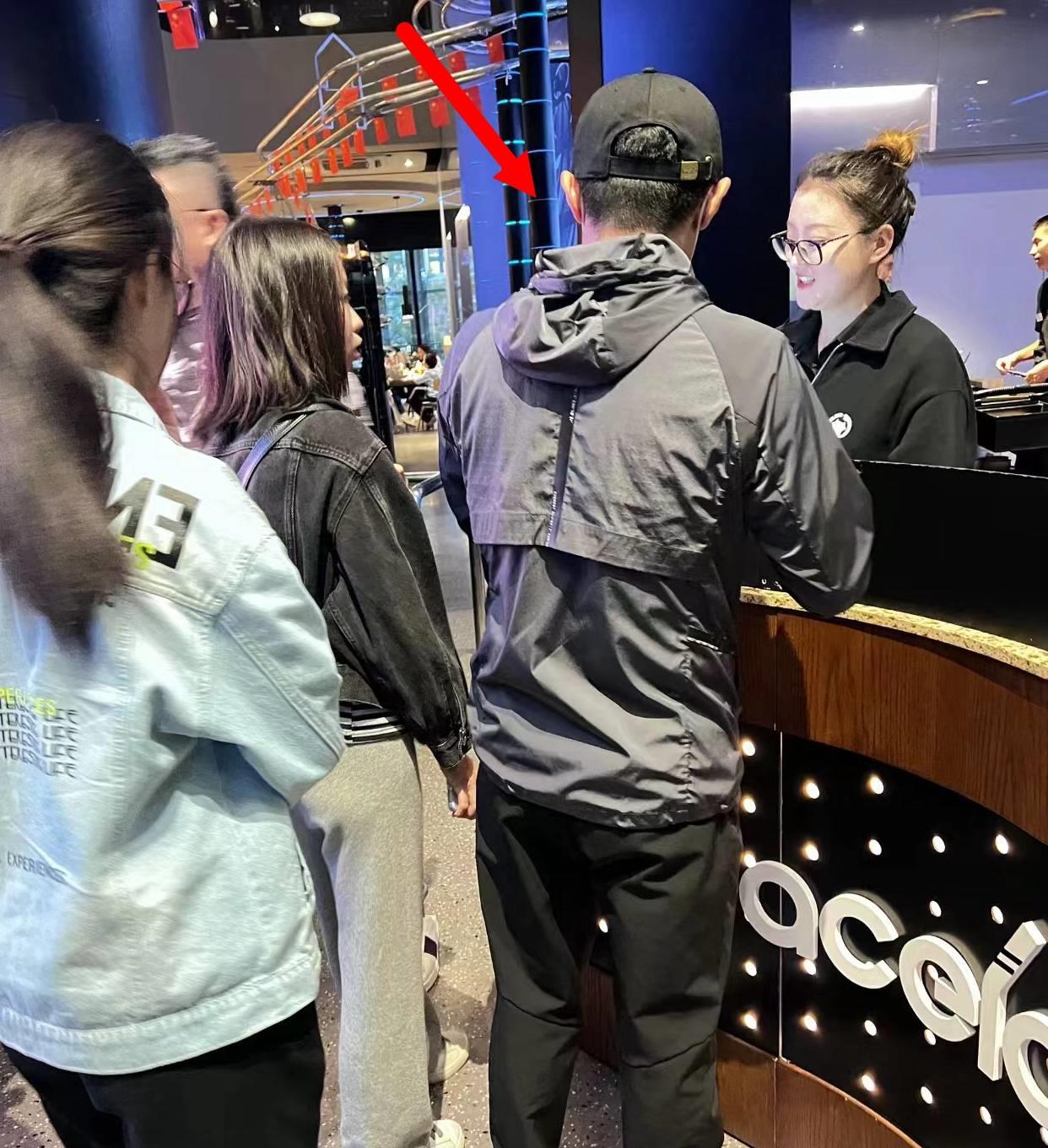 Sa Beining and his wife surprised everyone by bringing their twins to ...