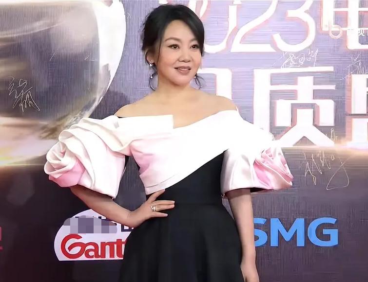 The appearance of the stars in the TV drama quality ceremony: Li Xiaoran and Zhang Meng show off ...