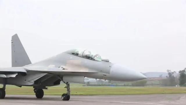 White-headed J-11BG Fighter: The Light of the Rising Chinese Air Force ...