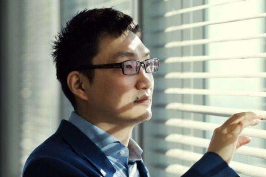 Donated 100 billion for free, 41-year-old Huang Zheng retired a year ...