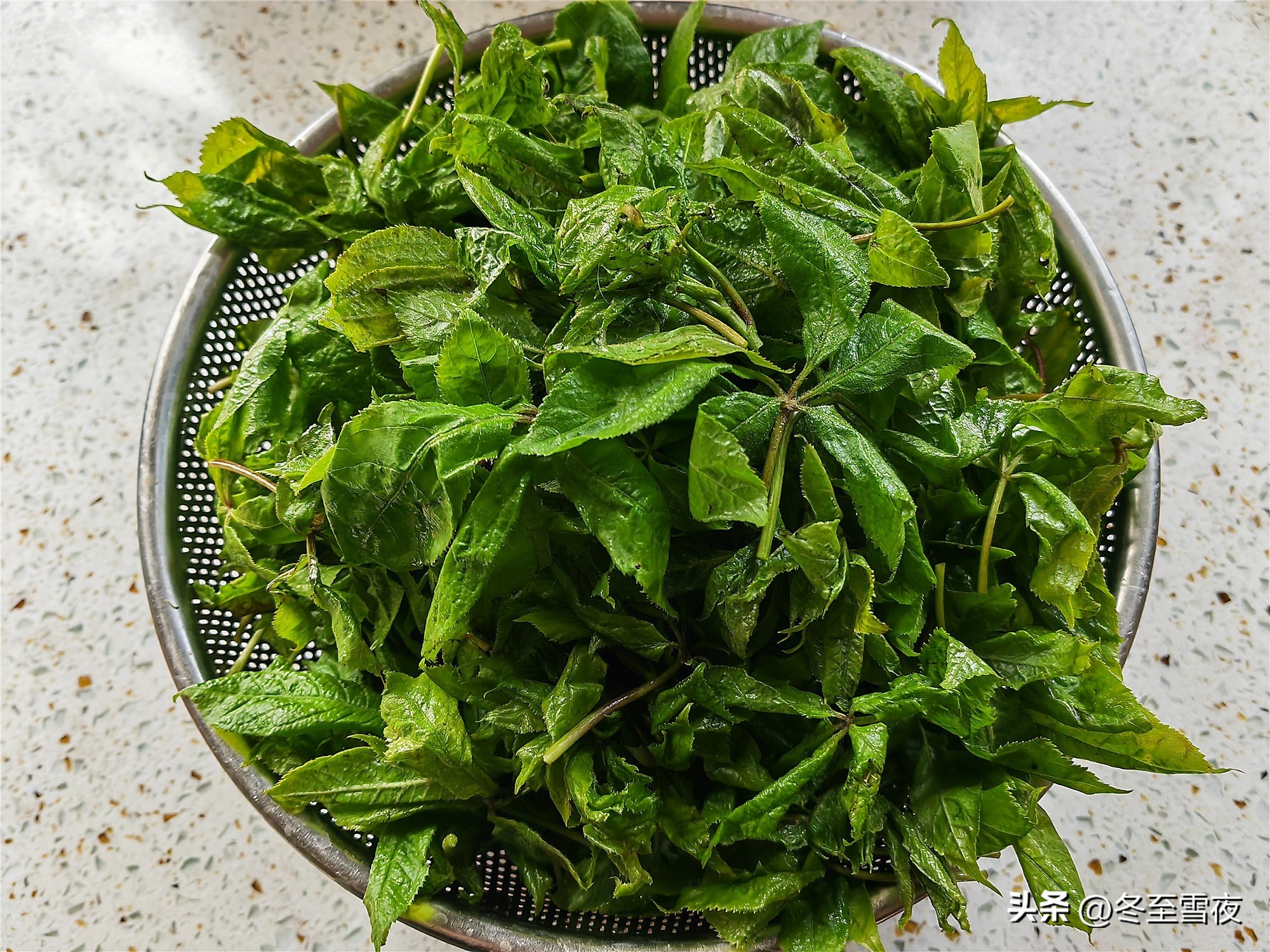 Eat this dish as soon as possible in May, to dispel wind and dampness, improve sleep, simply ...