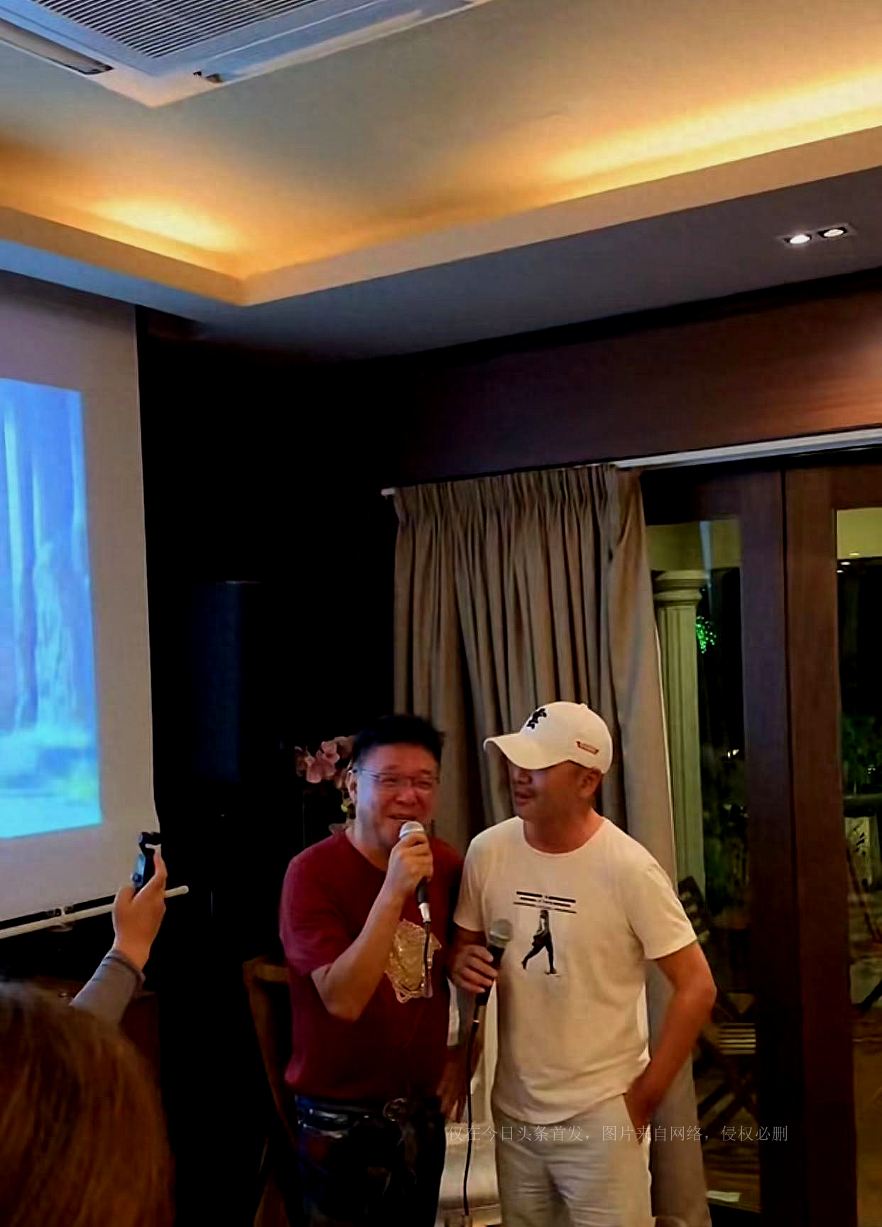 64-year-old Jiang Yuheng lives in Malaysia. He has black hair and a fat figure. He drinks at ...