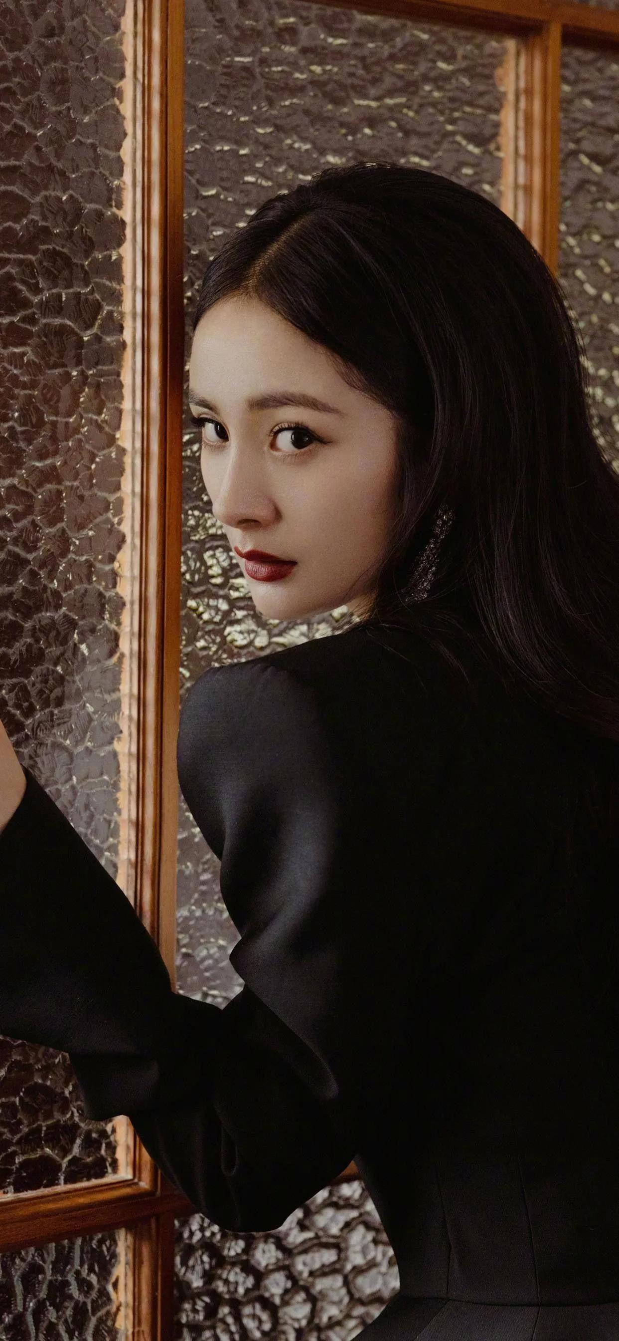 Beautiful Wallpaper ~ Yang Mi 43 - iNEWS