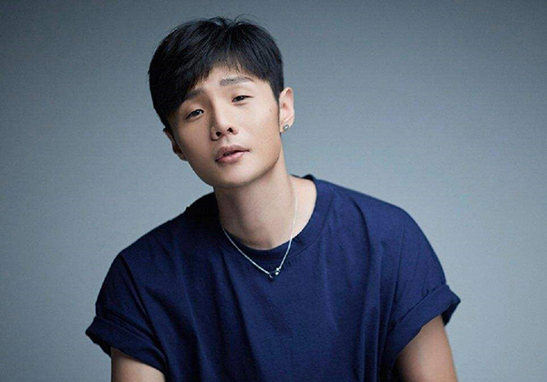 Li Ronghao shows off his abdominal muscles, fans are too naughty and ...