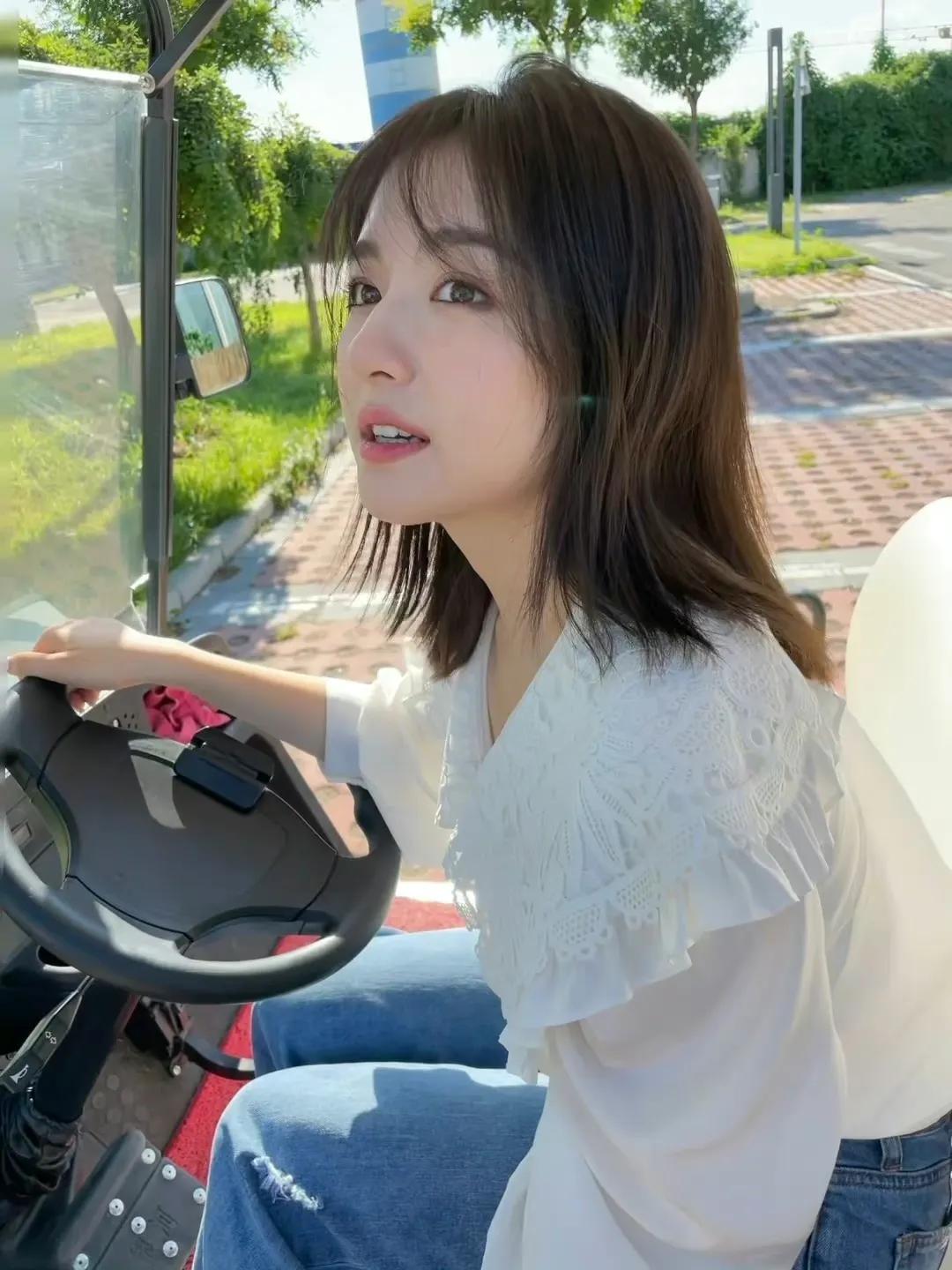 Li Randi, beautiful girl - iNEWS