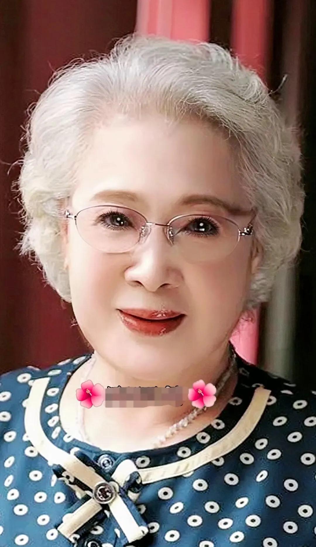 Qin Yi, 99 years old, has been in film for 82 years, dedicated her life ...