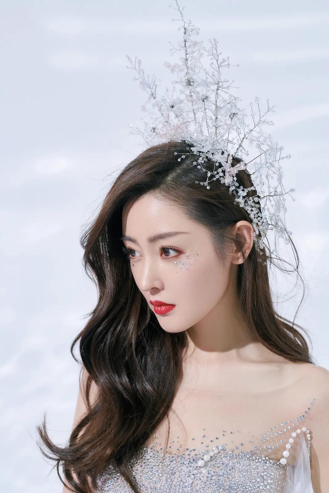 Beautiful as a flower, Yan Zhi ceiling - iNEWS