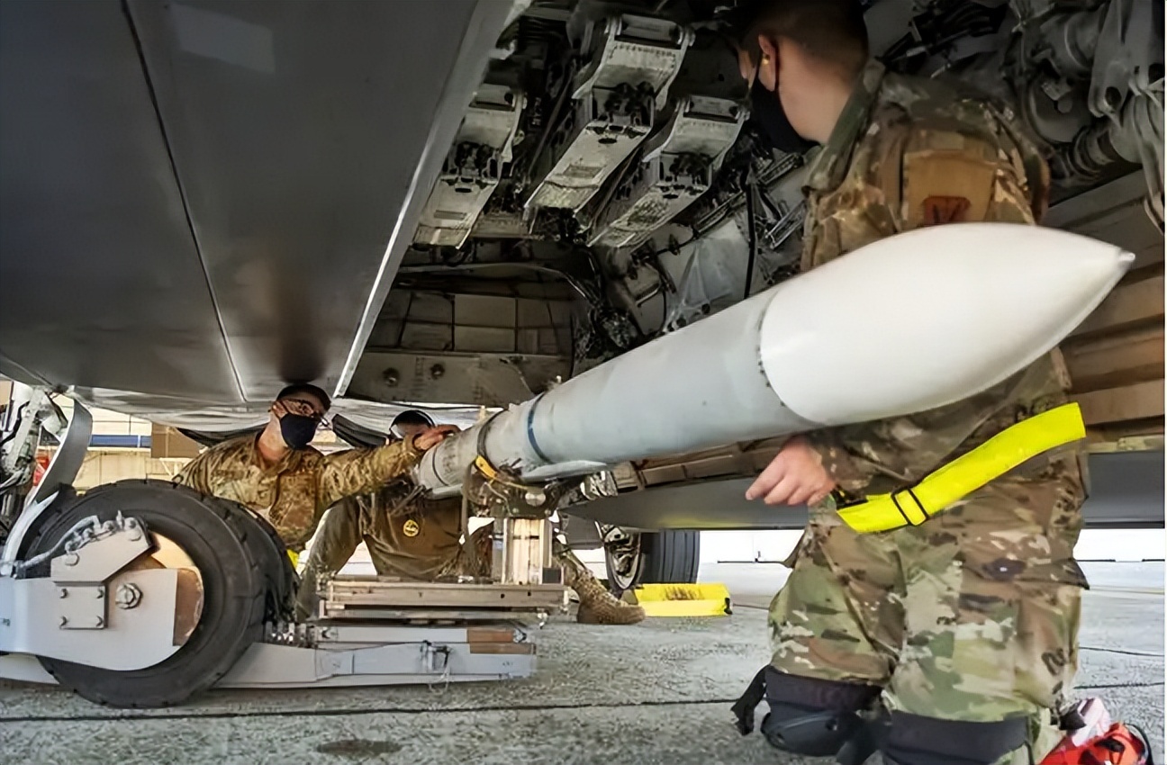 Russia's rusted ace weapon, known as the king of bombs, is as powerful ...