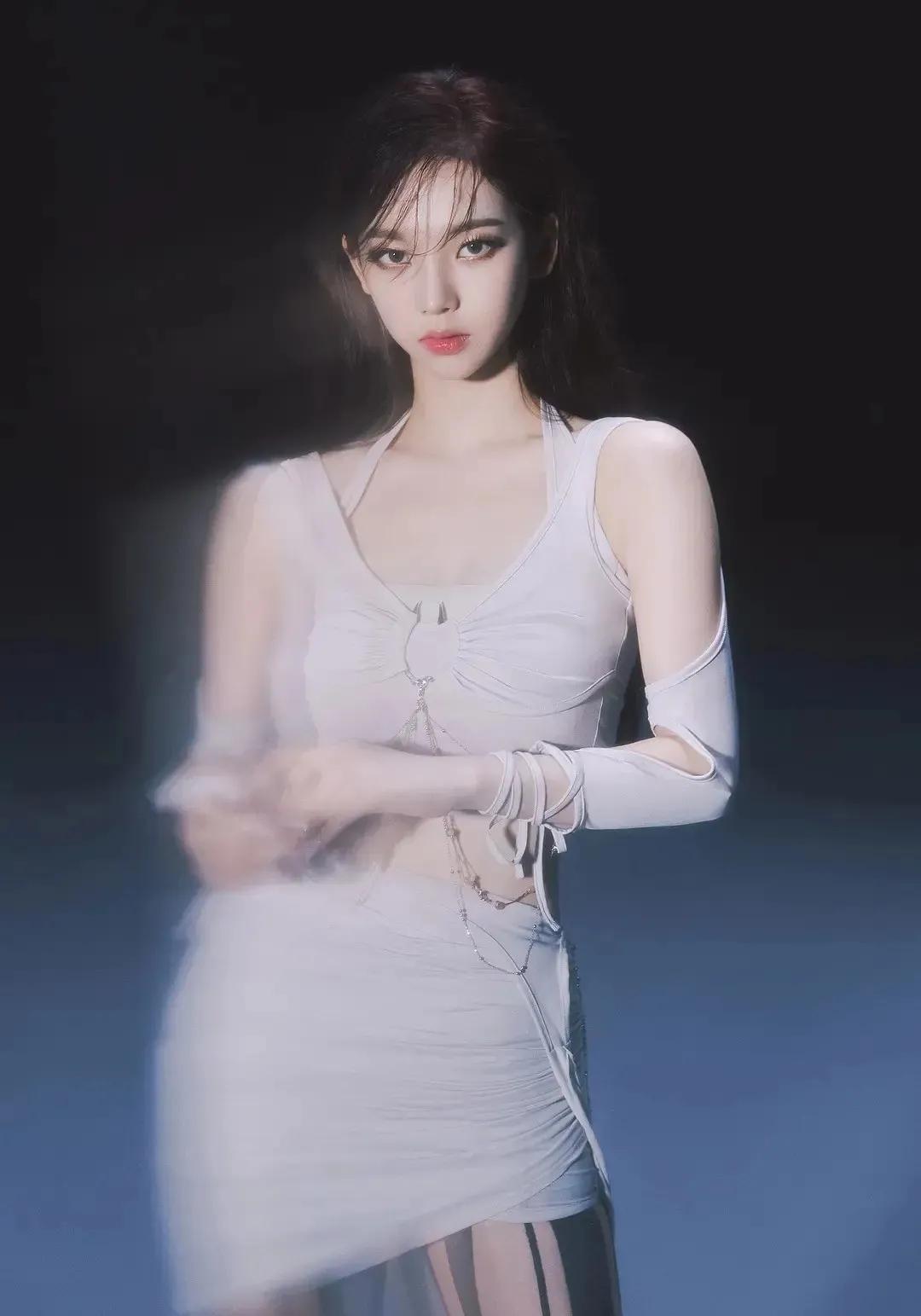 Liu Zhimin (KARINA), South Korean beauty singer, member of the girl ...