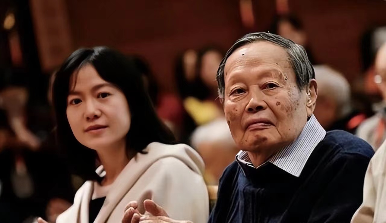 Yang Zhenning and Weng Fan are true love, Yang Zhenning has donated 2 ...