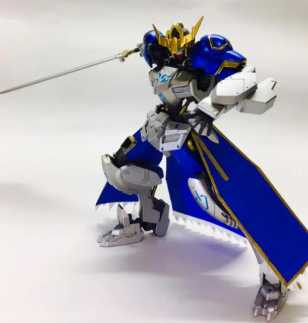 Barbatos Gundam's new form Saber Vise Merlin: Do you dare to defy me ...