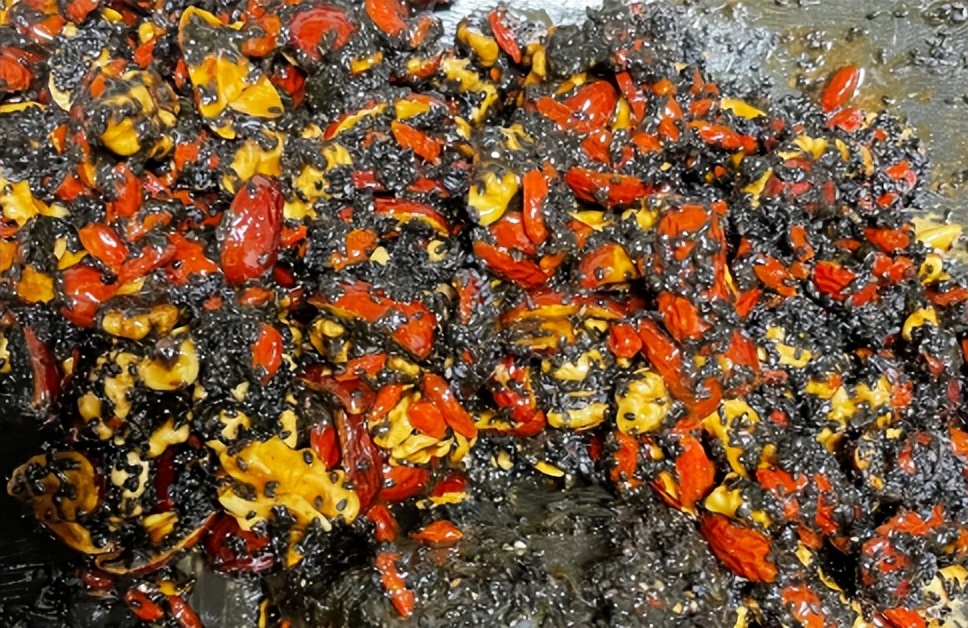 Ejiao cake boiled watery can I still eat it? - iNEWS