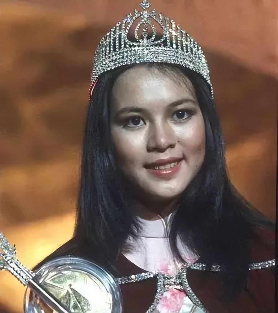 She is a talented and beautiful Hong Kong sister champion. She does not ...