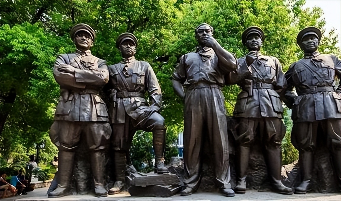 Among the 7 commanders in the eight major uprisings, 4 of them died ...