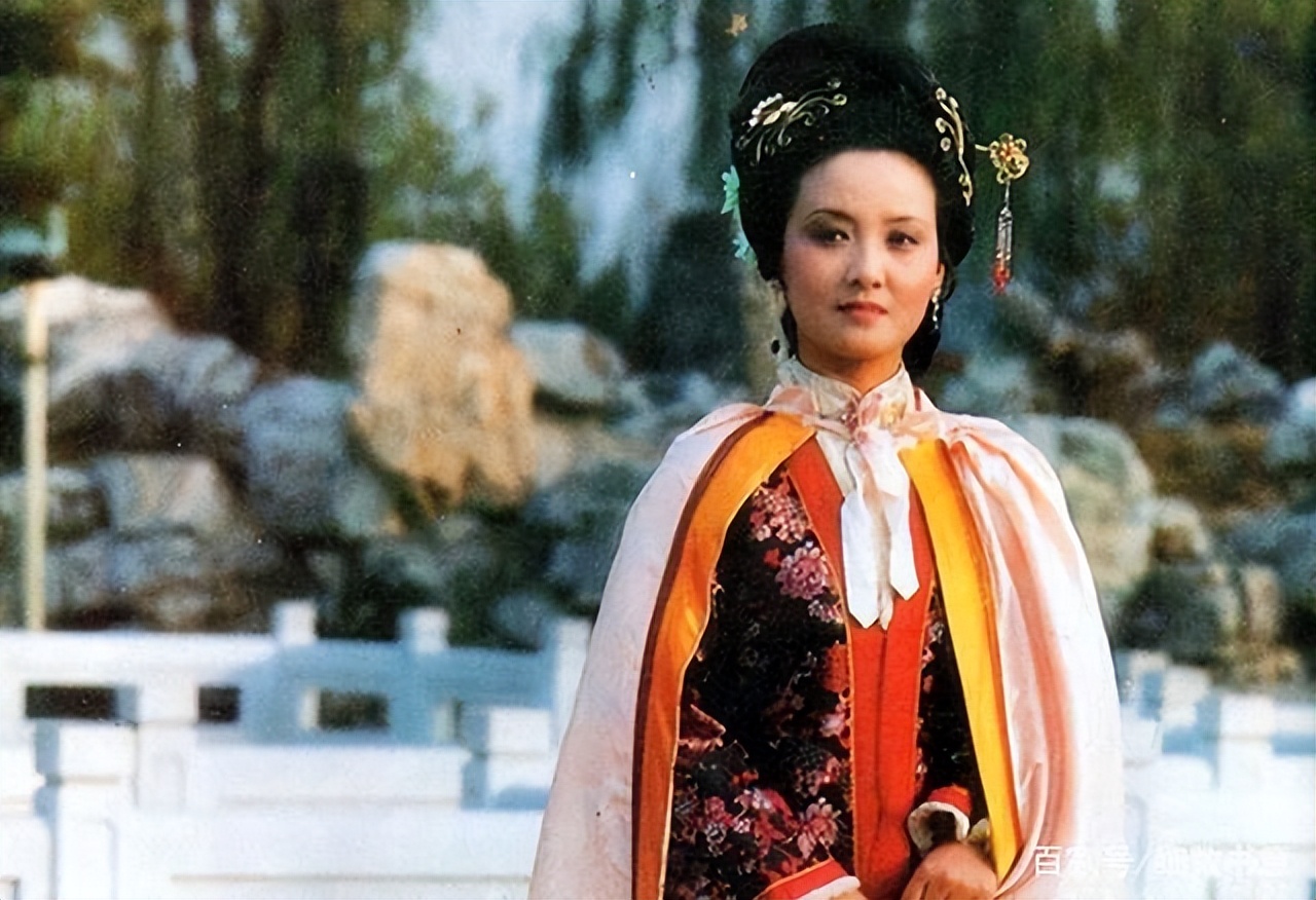 Wang Xifeng pawned her gold collar three times, twice for technical ...