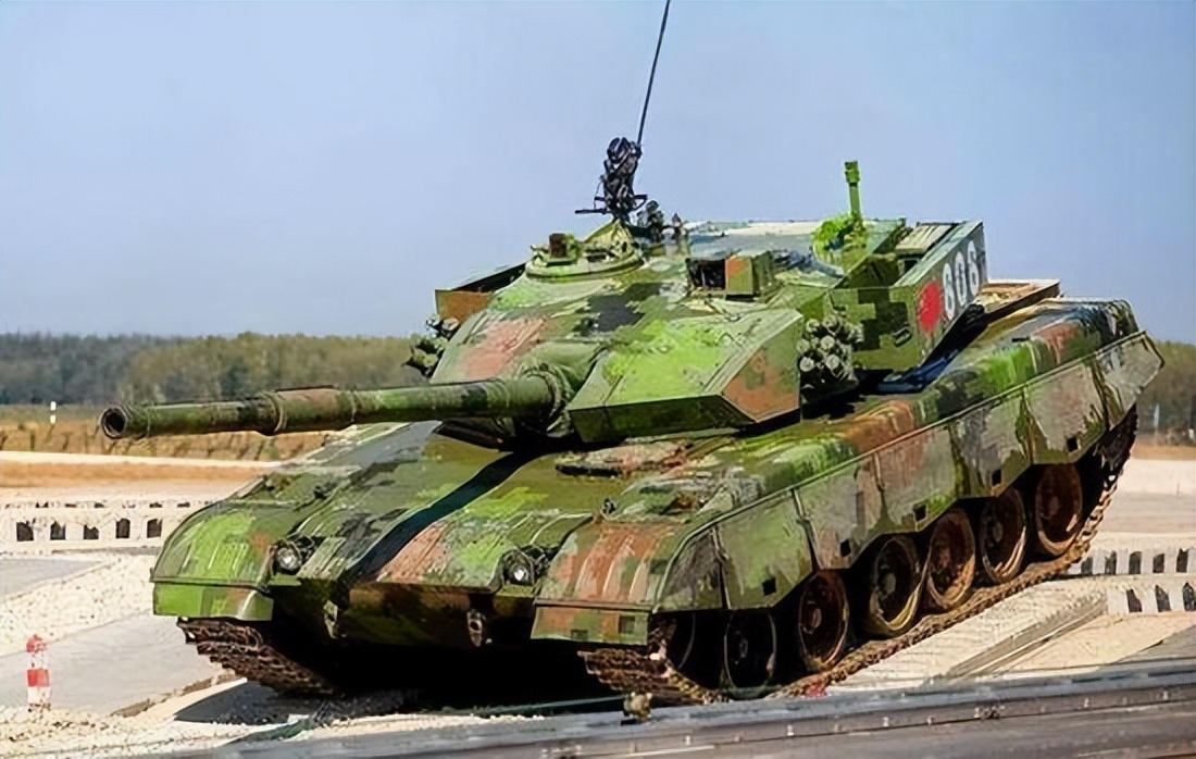 China's active army equipment - ZTZ-96 main battle tank - iMedia