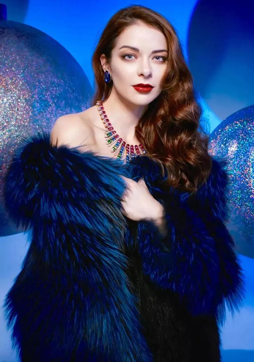 Russian actress Marina Alexandrova, a stunning woman - iNEWS