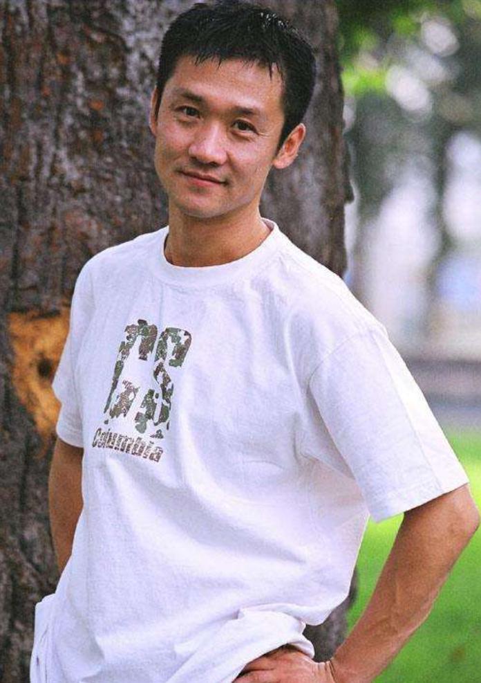 Huang Zhizhong: Abandoning his 13-year-old wife, falling in love with ...