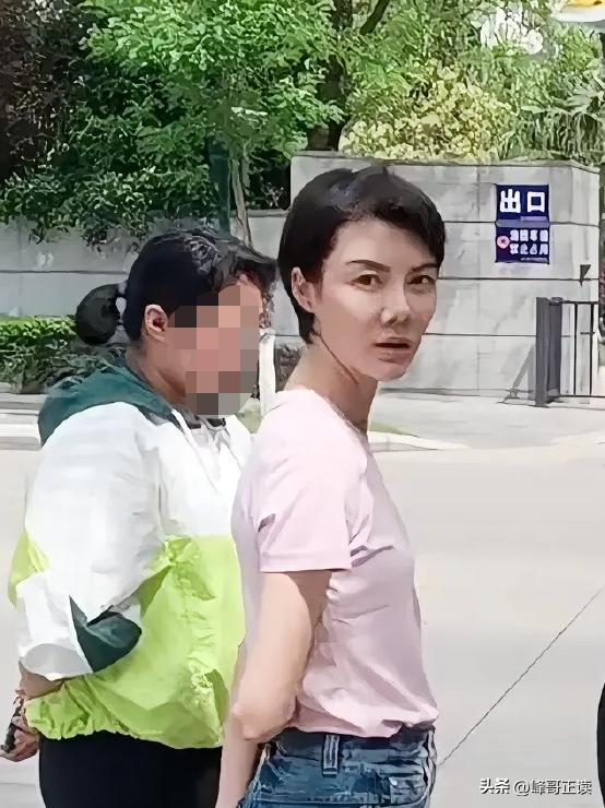 The latest exposure of 43-year-old Che Xiao! The nostrils turned upside ...