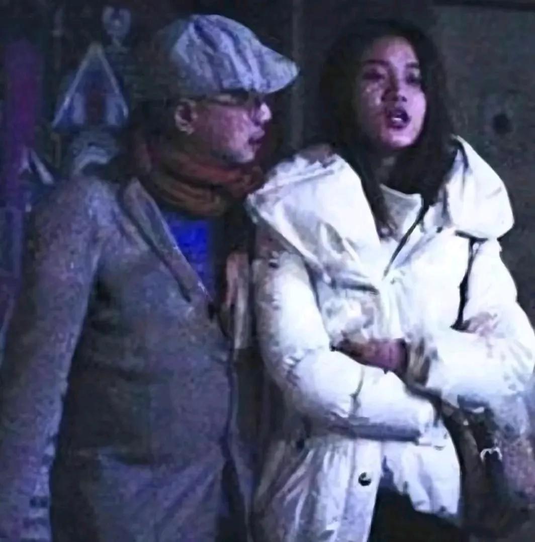 Xu Zheng is drawing a line with Tao Hong - iMedia