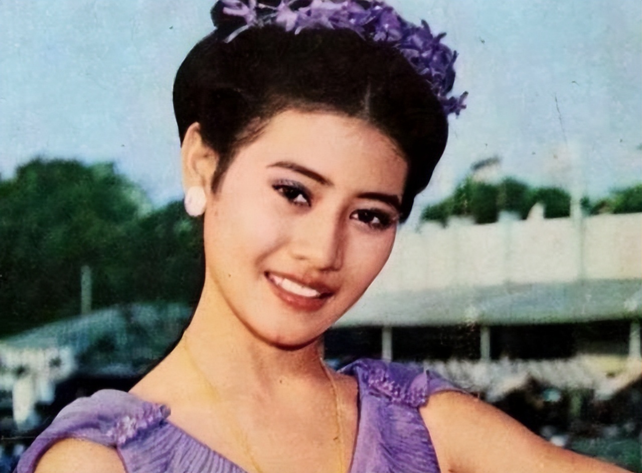 The prince returned from exile for 27 years, and the Thai royal family ...