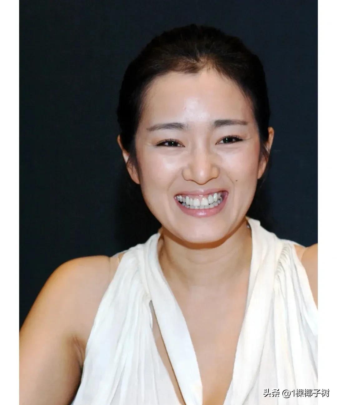 Gong Li deserves to be an international actress, makeup is only a foil ...