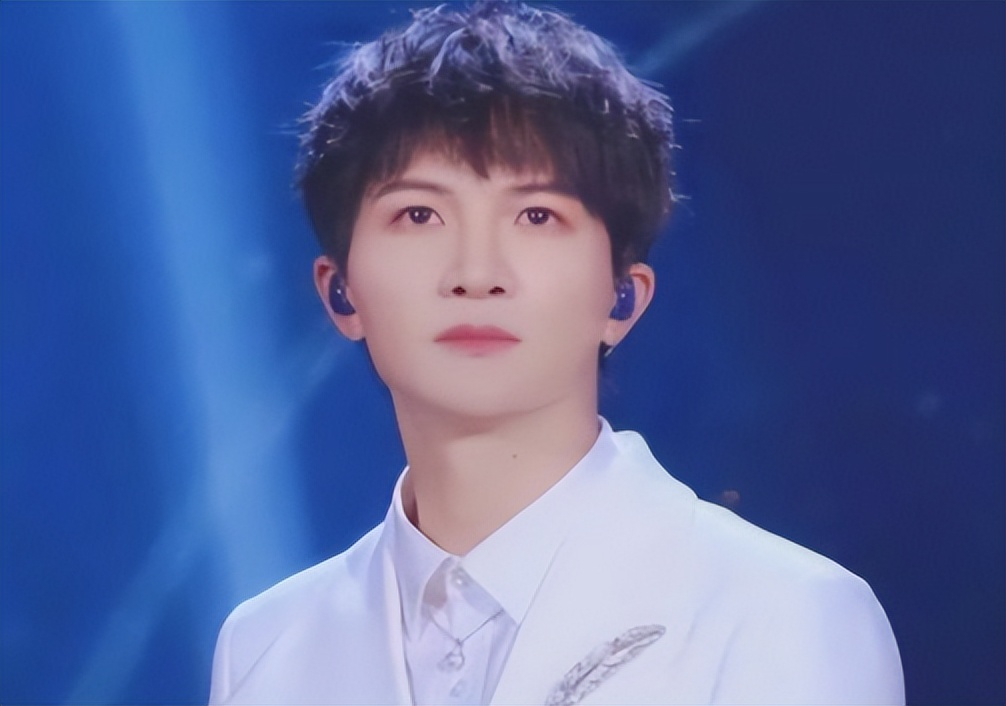 Na Ying: I'm sorry Zhou Shen, I like Li Wei. Zhou Shen: Na Ying is ...