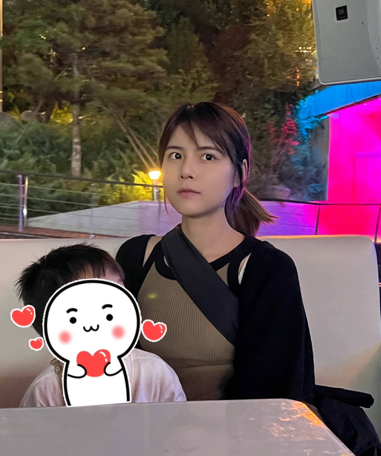 The first photo of the awakened son was exposed, and his wife Liao Yuchen took a group photo of ...