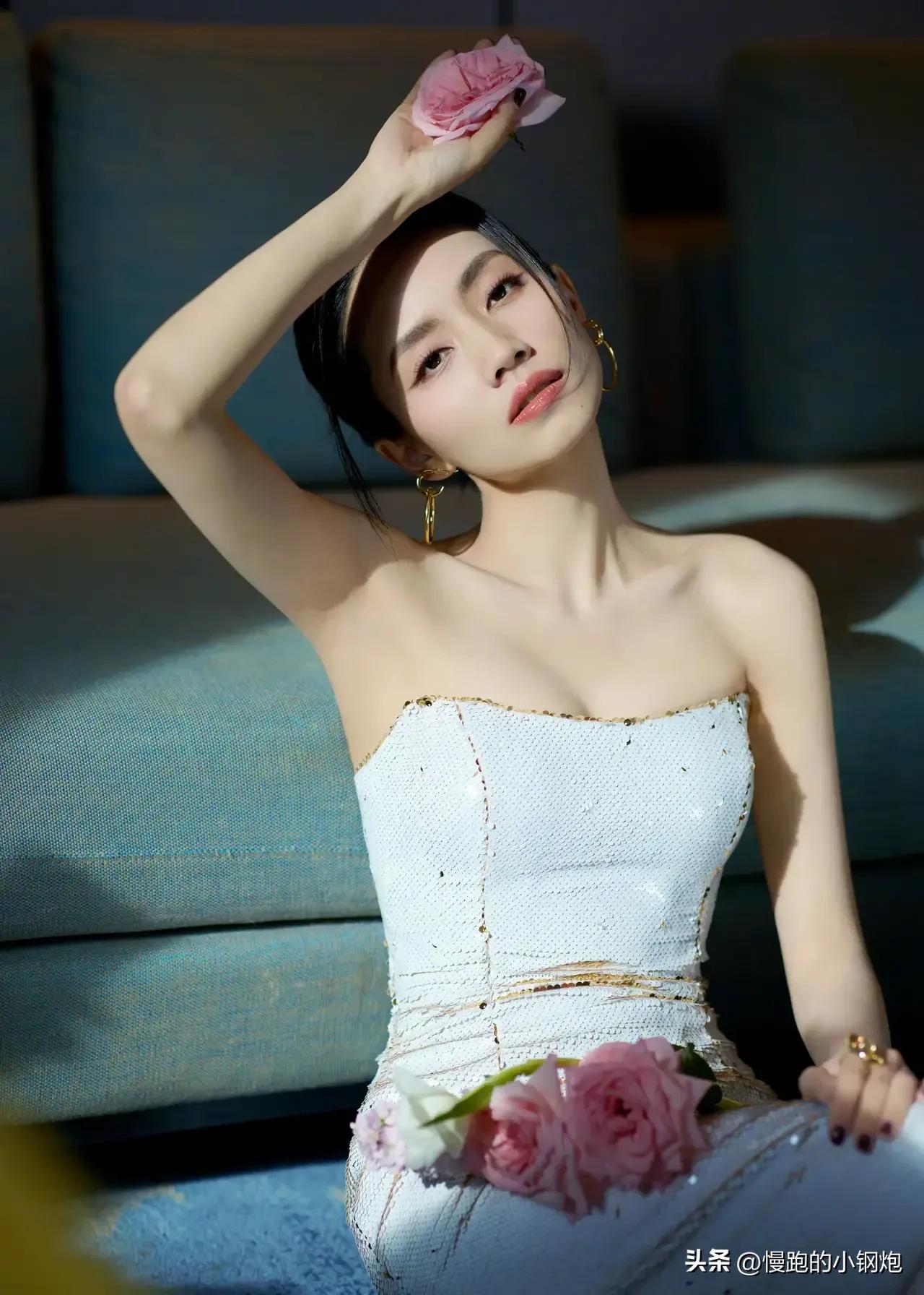 Liu Xijun, a combination of talent and beauty - iNEWS