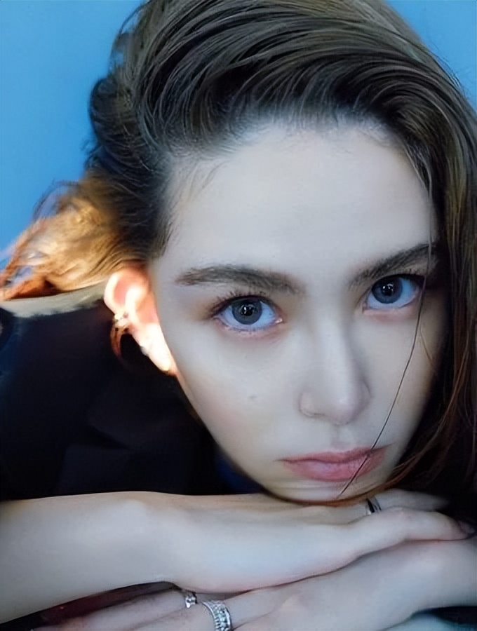 Kunling announced her return to show a good figure one month after ...