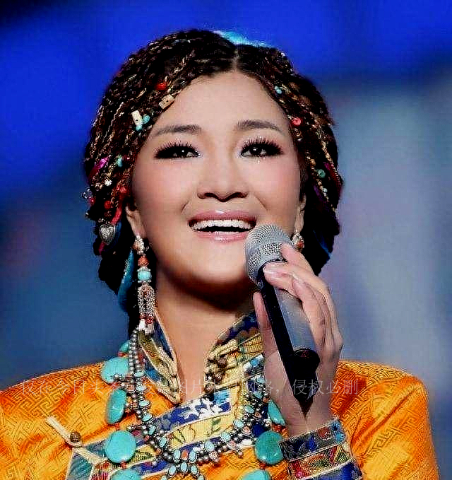 National singer Jiangyang Dolma fell from the altar and was compensated ...