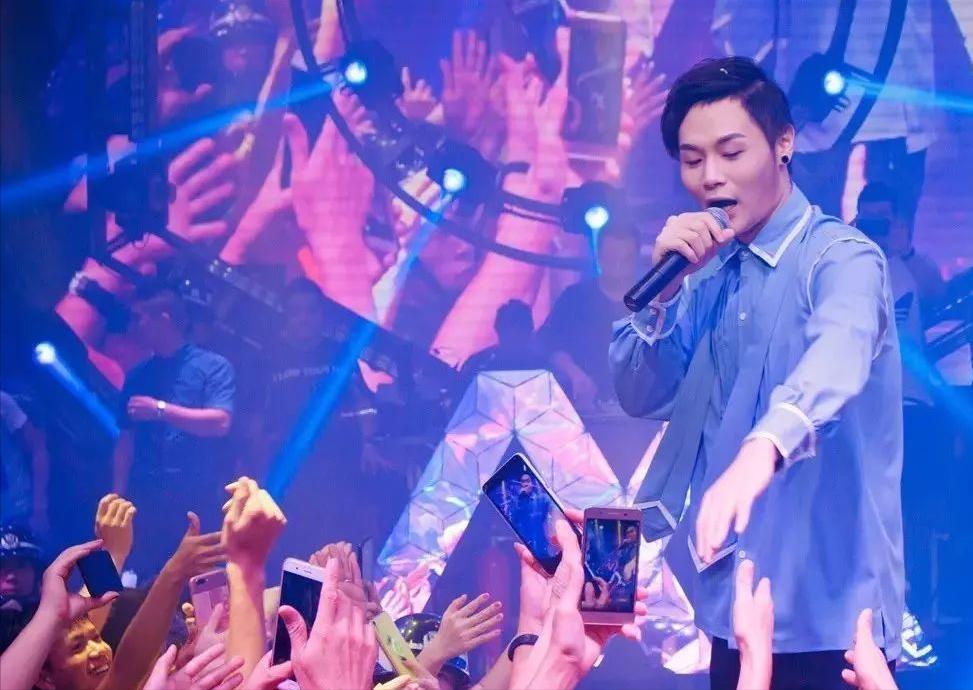 Kang Tianxiu and Li Junyi finally returned to the crew to film, and the role status may be ...