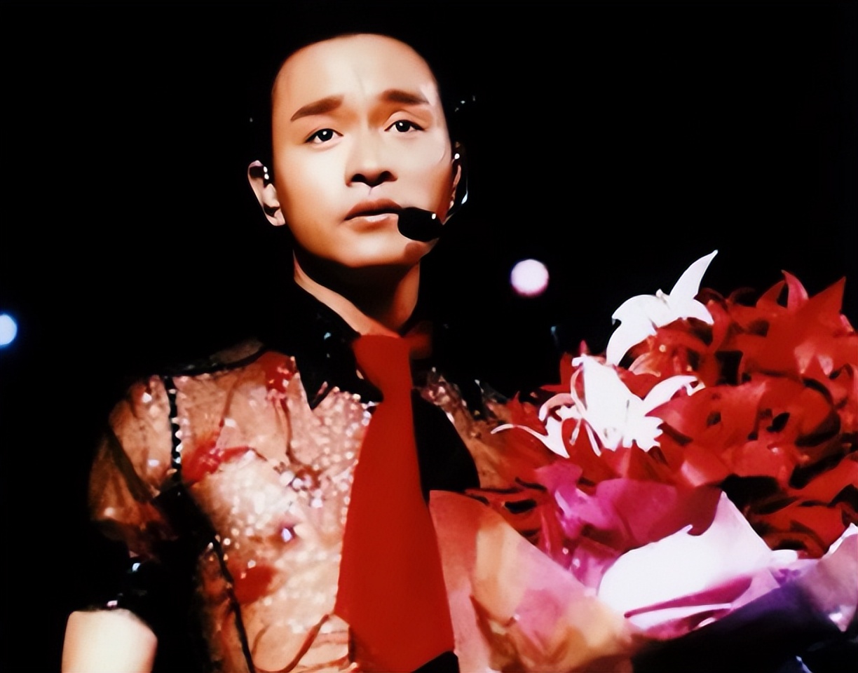 Xiang Tai posted a photo in memory of Leslie Cheung: We miss you, and ...