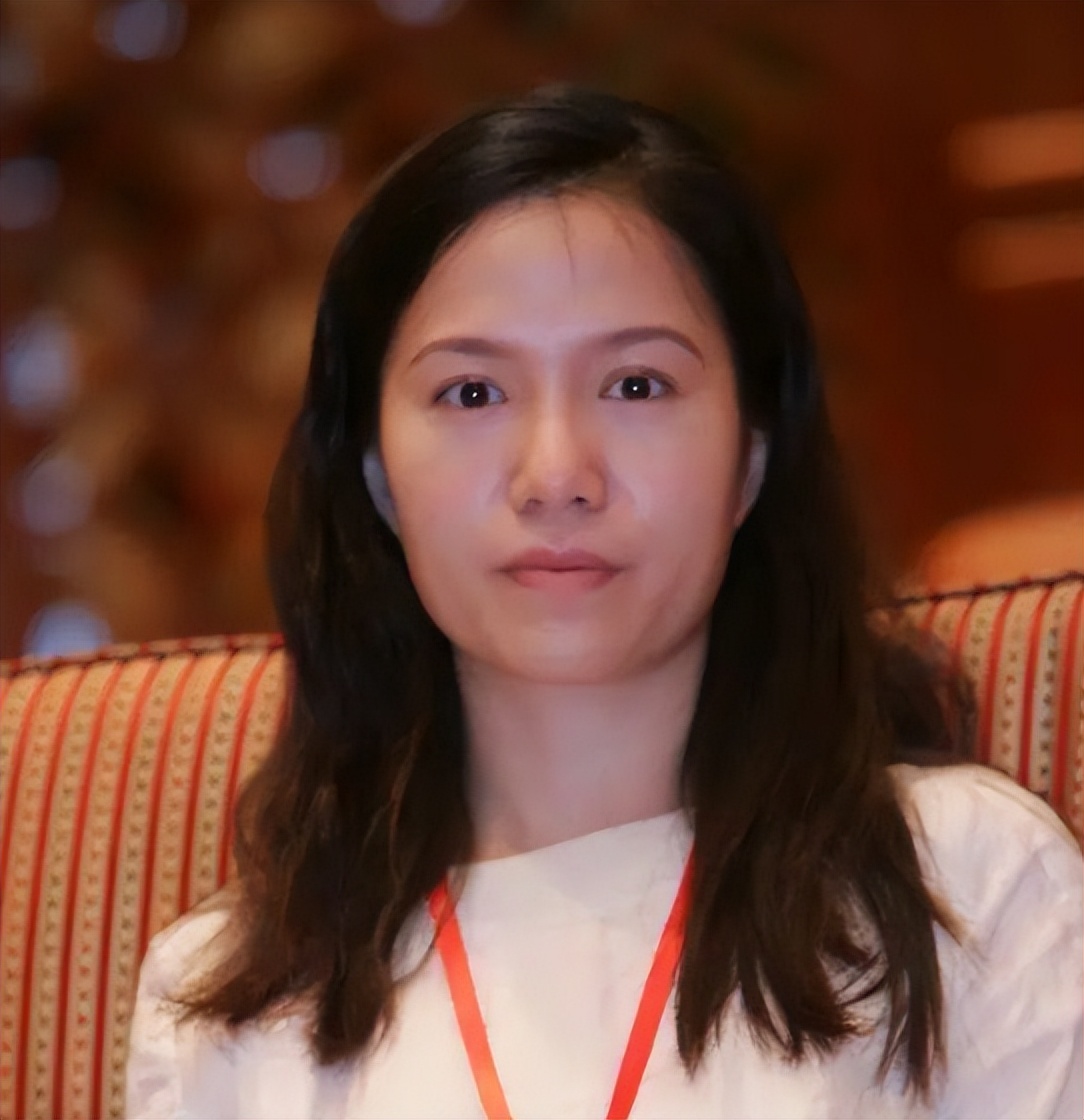 28-year-old Weng Fan married 82-year-old Yang Zhenning, what exactly do ...