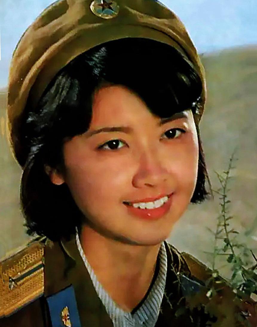 Old photos: 31 80s star military uniform photos Gong Xue Ge You Liu ...