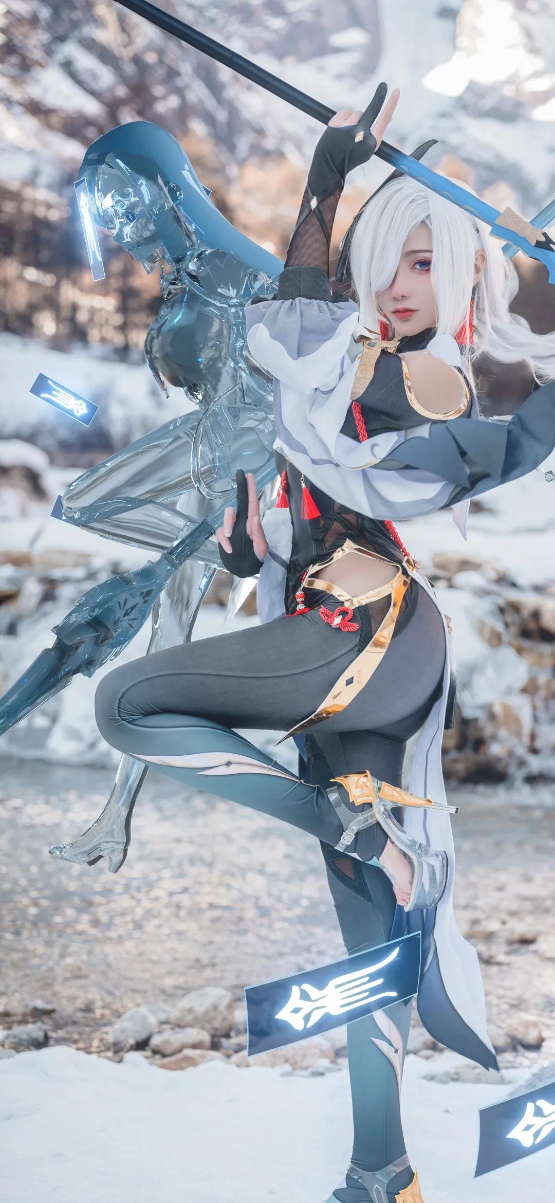 Tall slender sister role-playing "Yuan Shen" Shen He's beautiful photo album - iNEWS