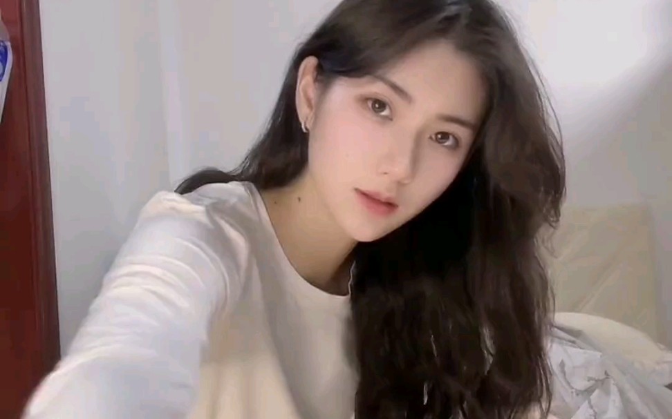 Xia Sining, who is full of looks, has 760,000 Douyin fans and has ...