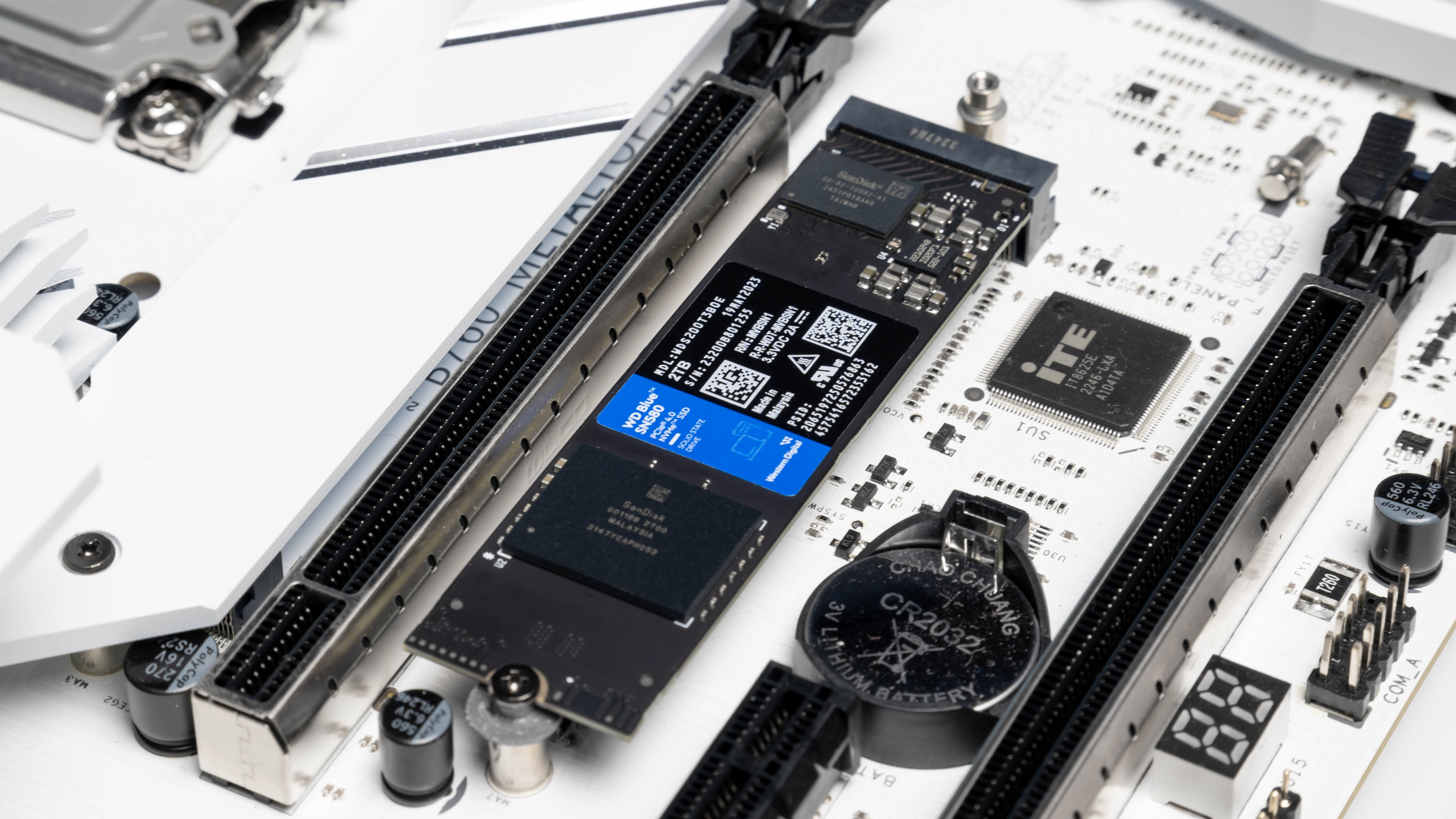 Western Digital WD Blue SN580 SSD out of the box, the designer's high ...