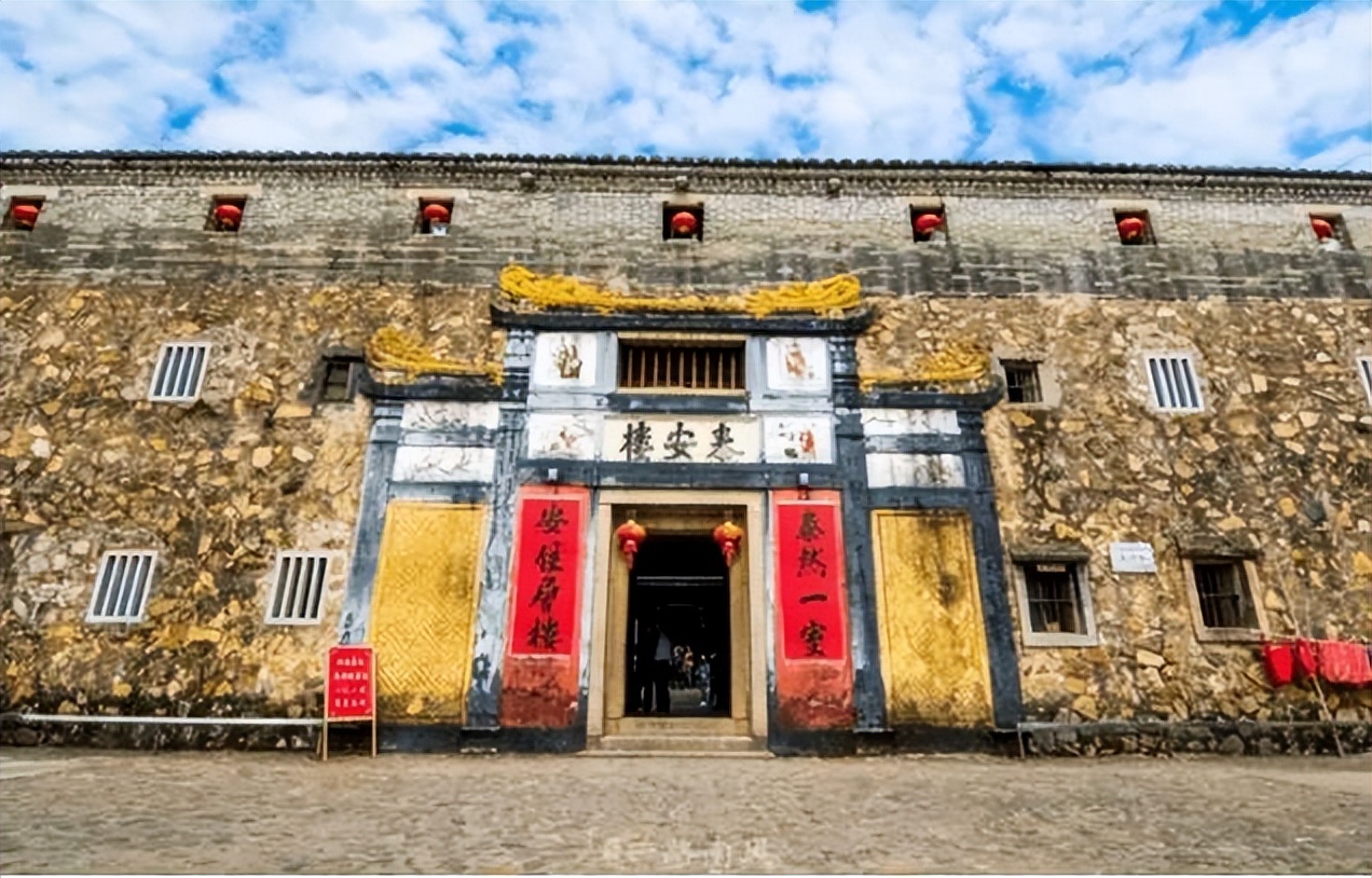 "Anti-bone daughter" He Chaoyi: I don't like being a celebrity and ran to film, Minghan's father ...