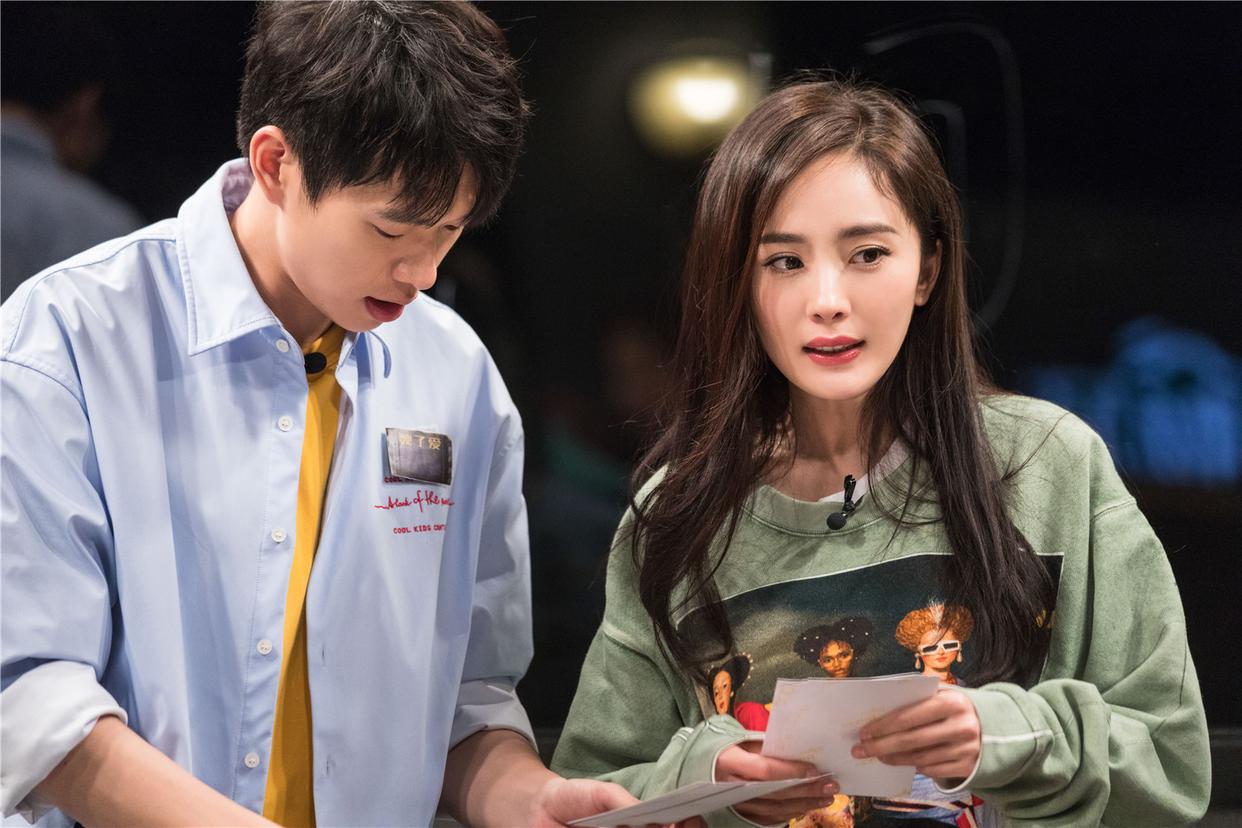 Yang Mi provided resources for him and fell in love with Qin Lan. Qin Lan's fans said Wei Daxun ...