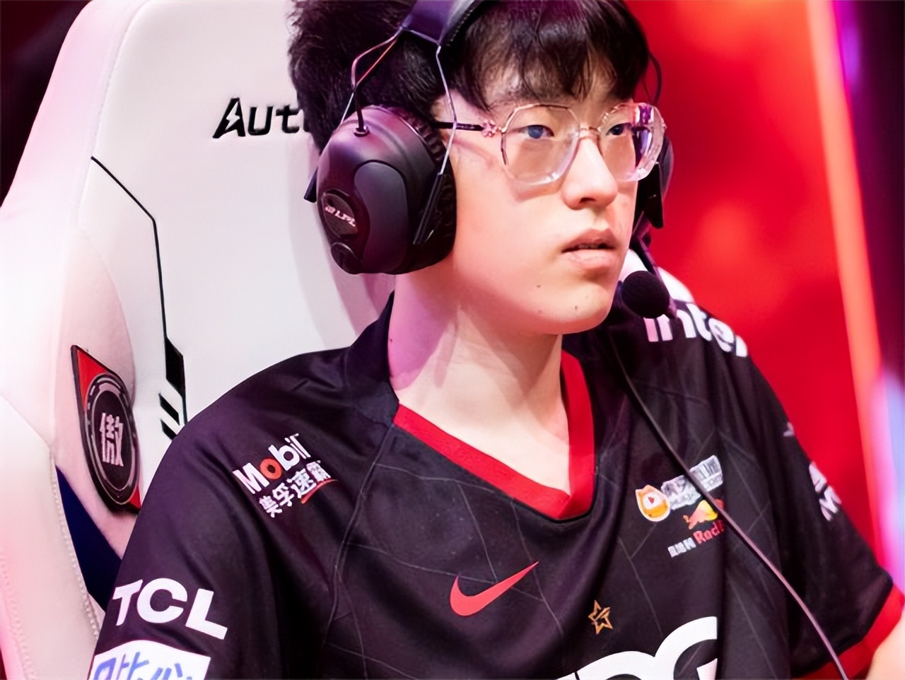 There are too many EDG scenes. I asked scout how to celebrate the Mid ...