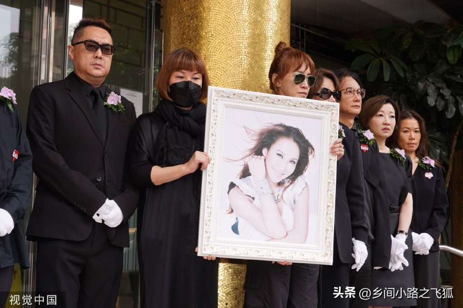 Coco Lee funeral in Hong Kong, sister Li Silin, Li Qiulin and other ...