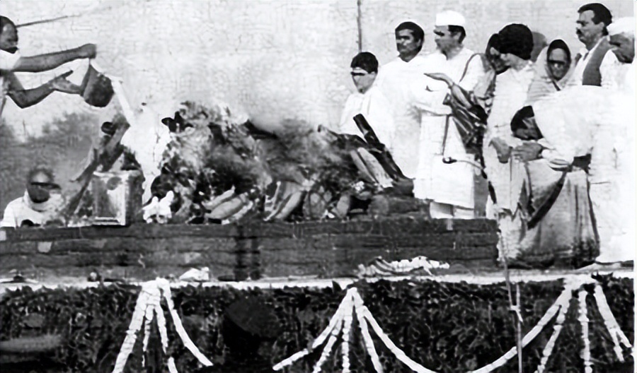 1984, Indian Prime Minister Indira Gandhi was assassinated - iMedia