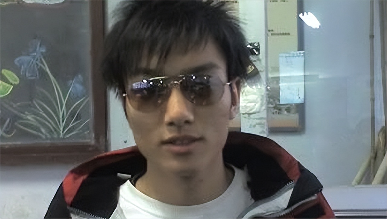 Li Qiming, who "my father is Li Gang" 13 years ago, was rejected one ...