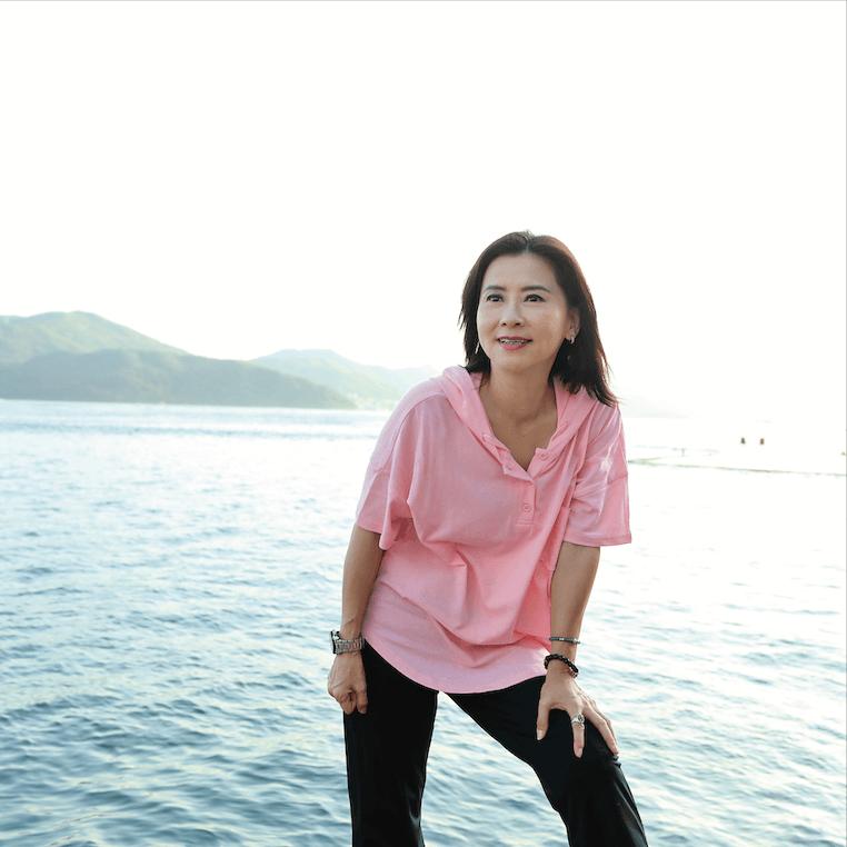 55-year-old actress Zhu Wenjun died of lung cancer. She vomited blood ...