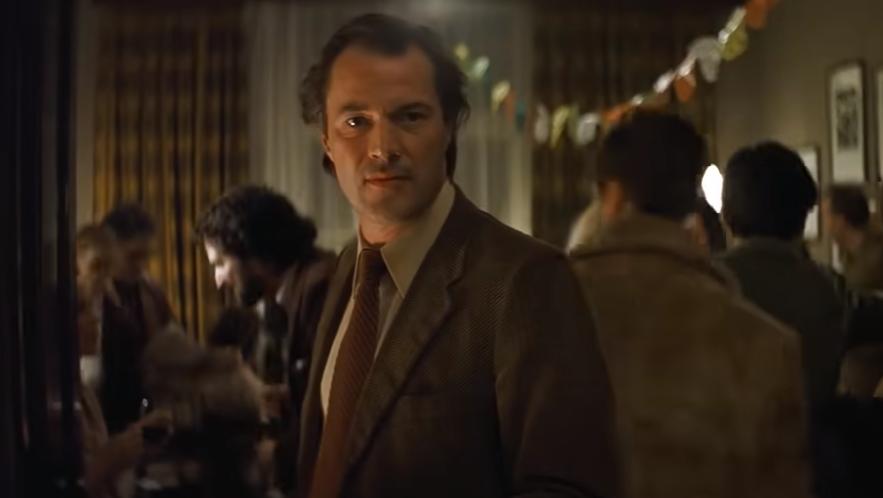 "Eavesdropping Storm": Photography Skills and Lens Use, Revealing the ...