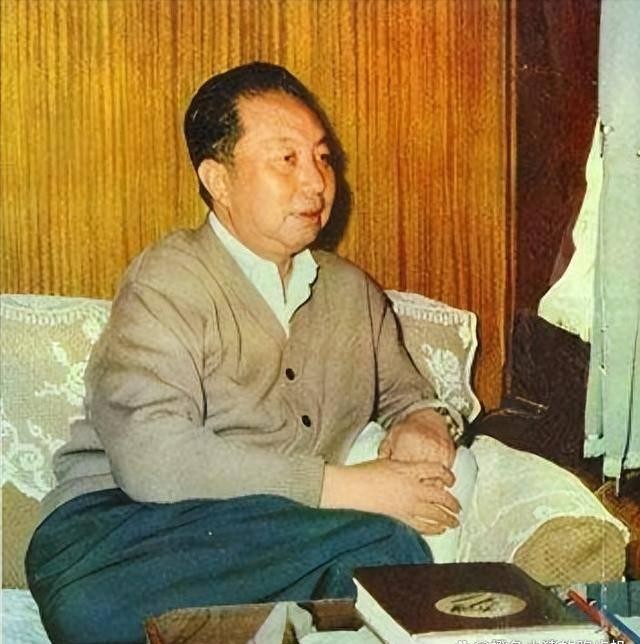 In 1980, Hua Guofeng came to Nanjing, but Xu Shiyou refused to see him because of illness. In ...