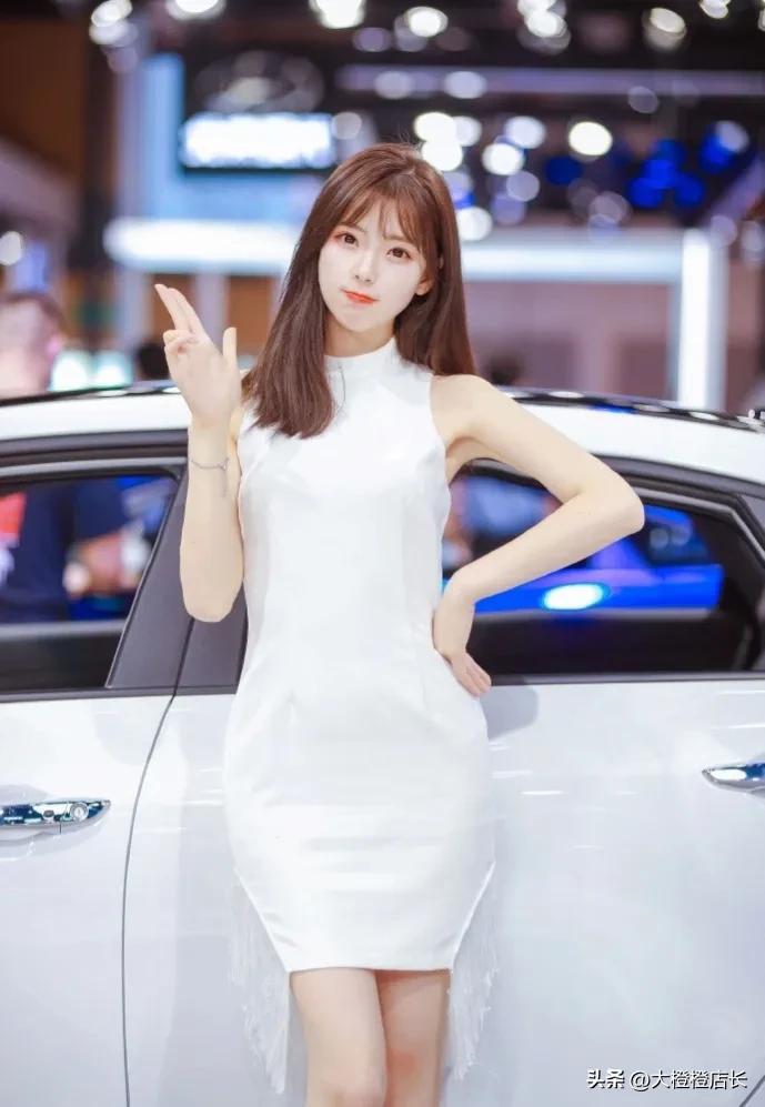 Chunxiao, the most beautiful car model, and HiPhi Y, the "Idol power faction" - iNEWS