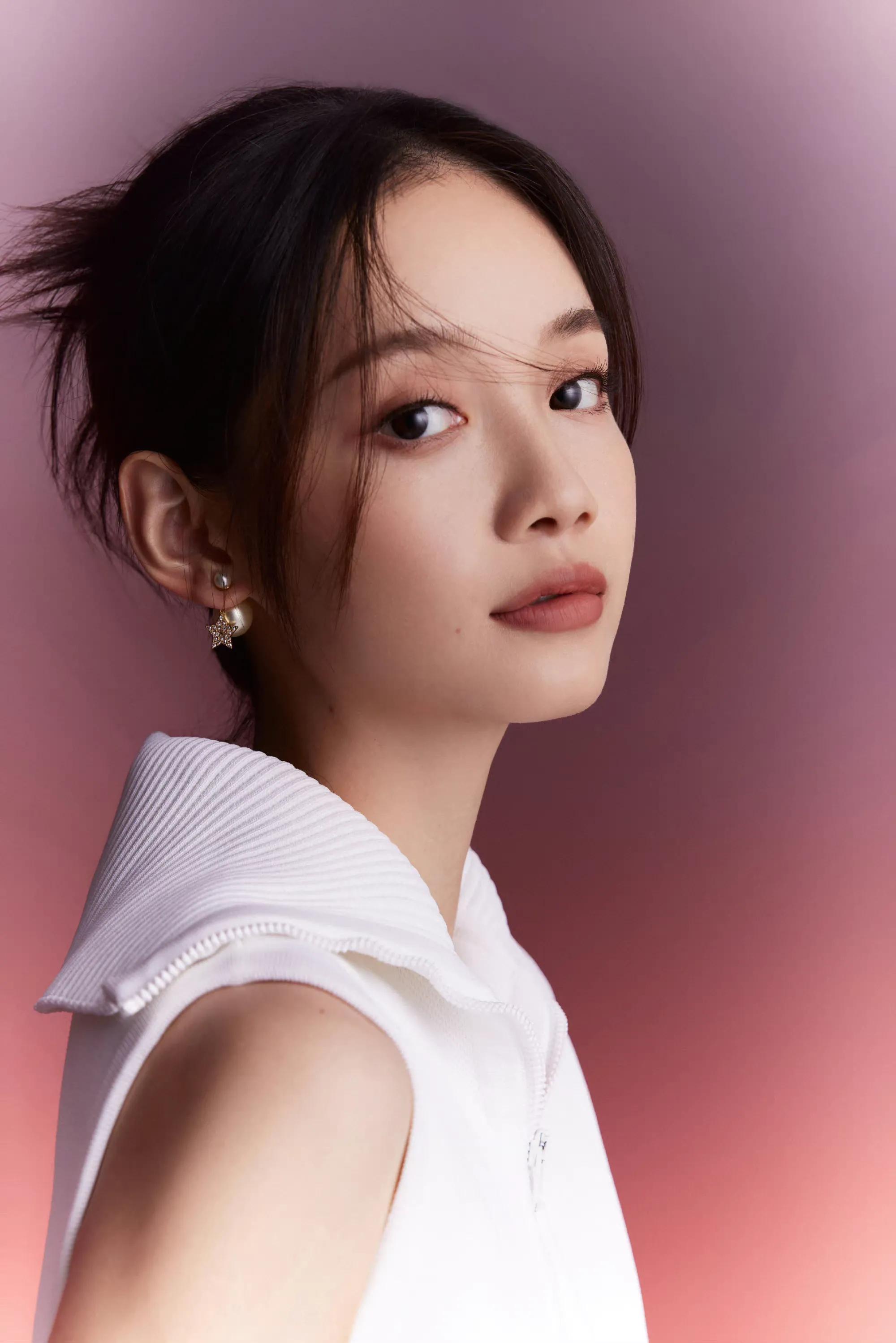 Sun Yihan's beautiful picture - iNEWS