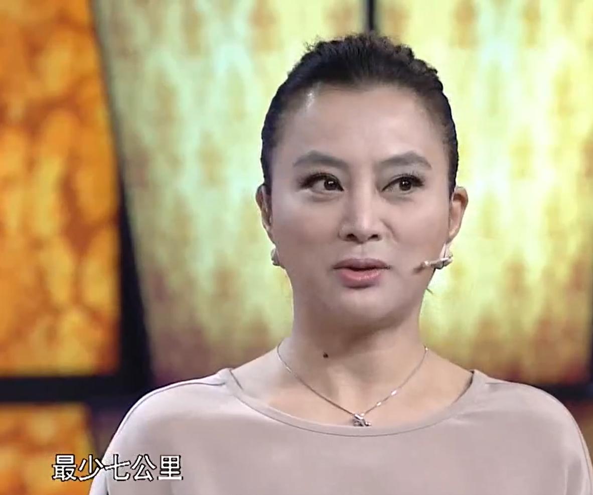 The Queen of Sweet Songs, Li Lingyu, wears the Jade Rabbit costume ...